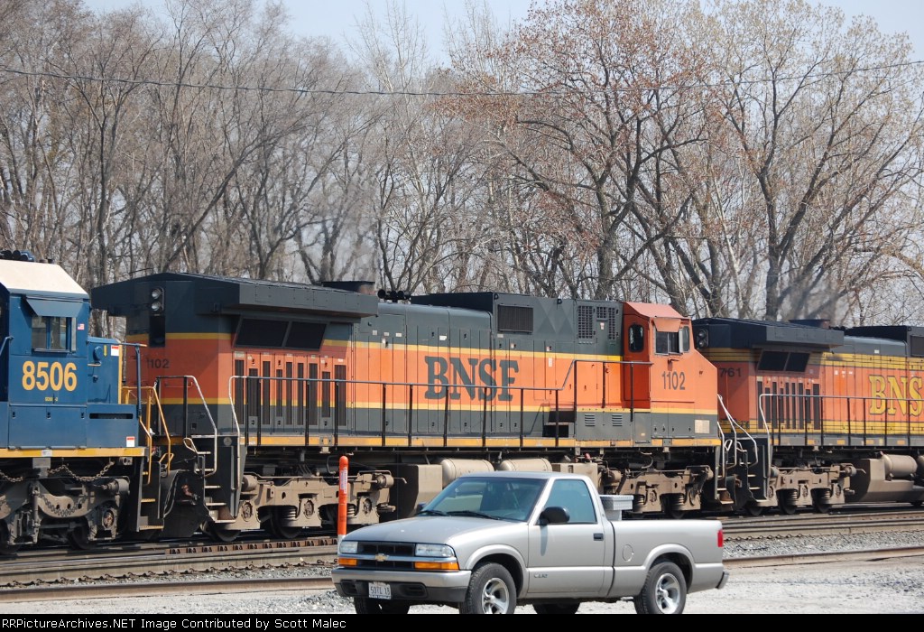 BNSF 1102